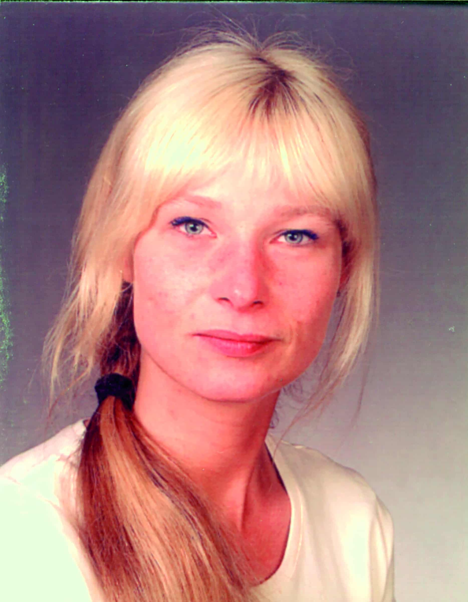 Edina Stiller | Aufbau Verlage